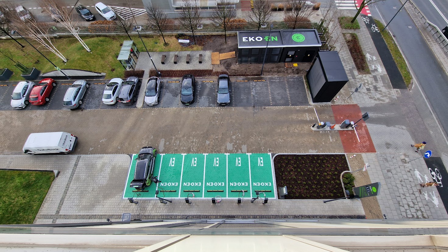 Ekoen otwiera 1 MW hub ładowania w Warszawie. Planuje 20 MW ...